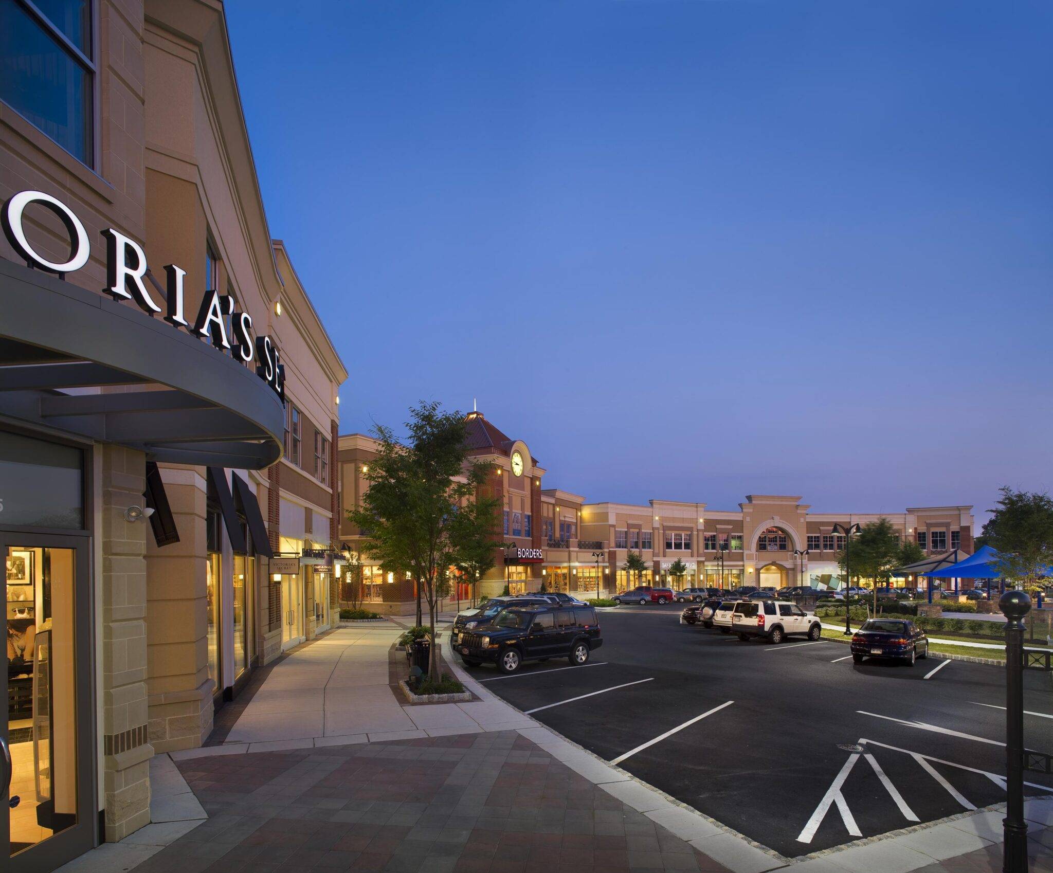 Valley Square Lifestyle Center – Axis Builds